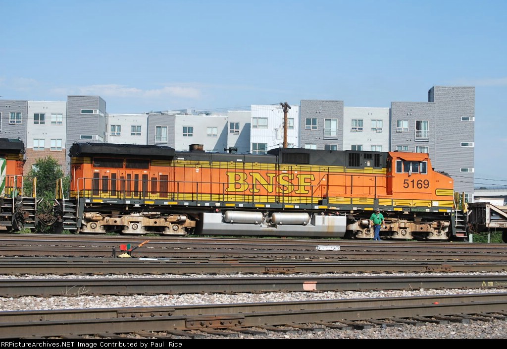 BNSF 5169